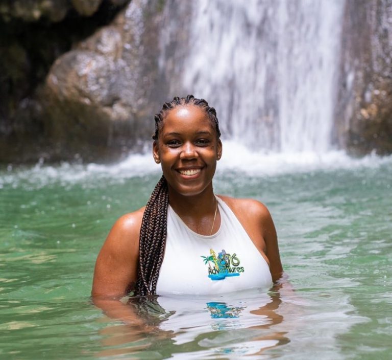 About Us - Amanda's 876 Adventures